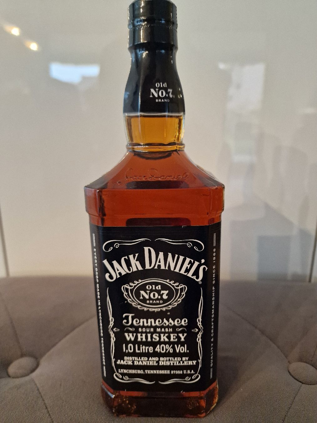 Groe Jack Daniels Flasche