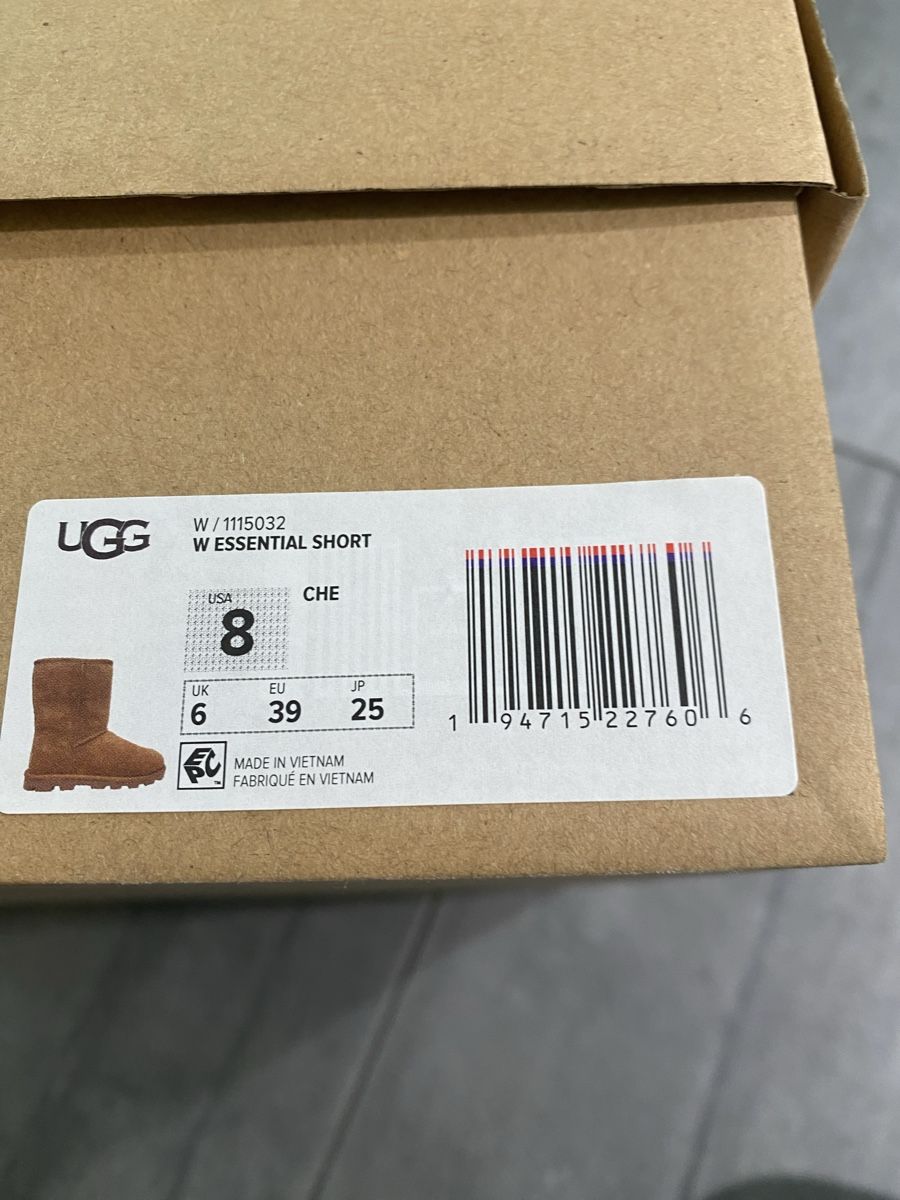 Neue UGG Boots Essential Short Chestnut,, Gr. 39 (Neu und ...