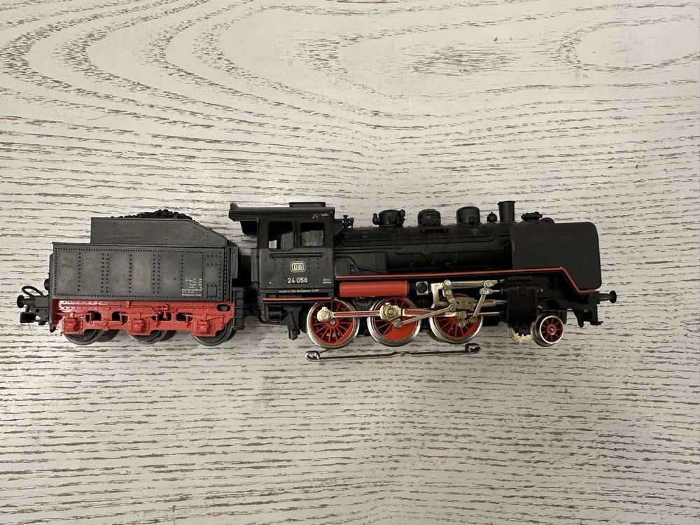 Märklin 3003 DB BR 24 (Gebraucht) in Lupsingen für CHF 61.5 – mit Lieferung auf Ricardo kaufen