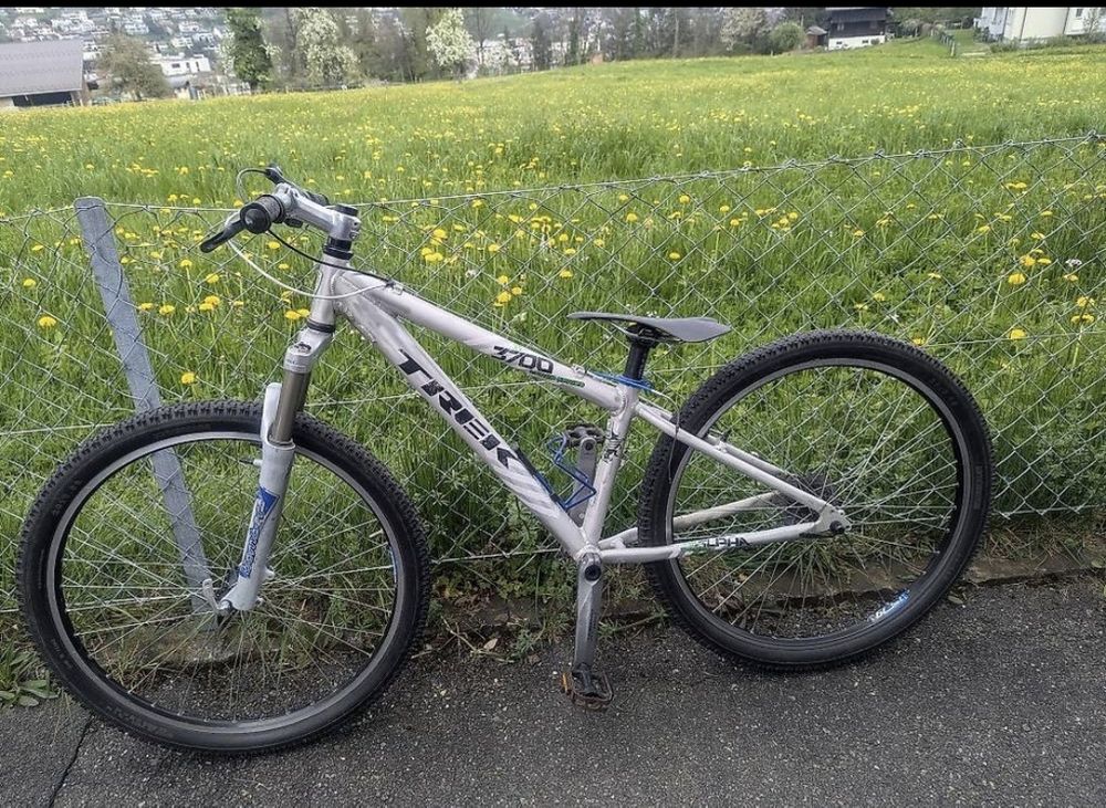 Trek 3700 Mountain Bike - rolling frame (Defekt) in Kriens für CHF 60 ...
