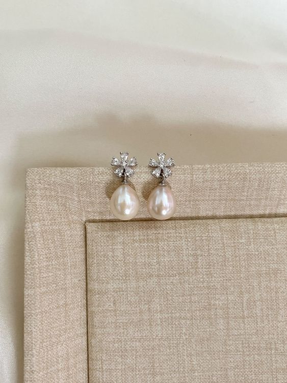 Perlen Ohrringe/ Süsswasserperlen echte (Neu und originalverpackt) in Sarnen für CHF 50 – mit ...