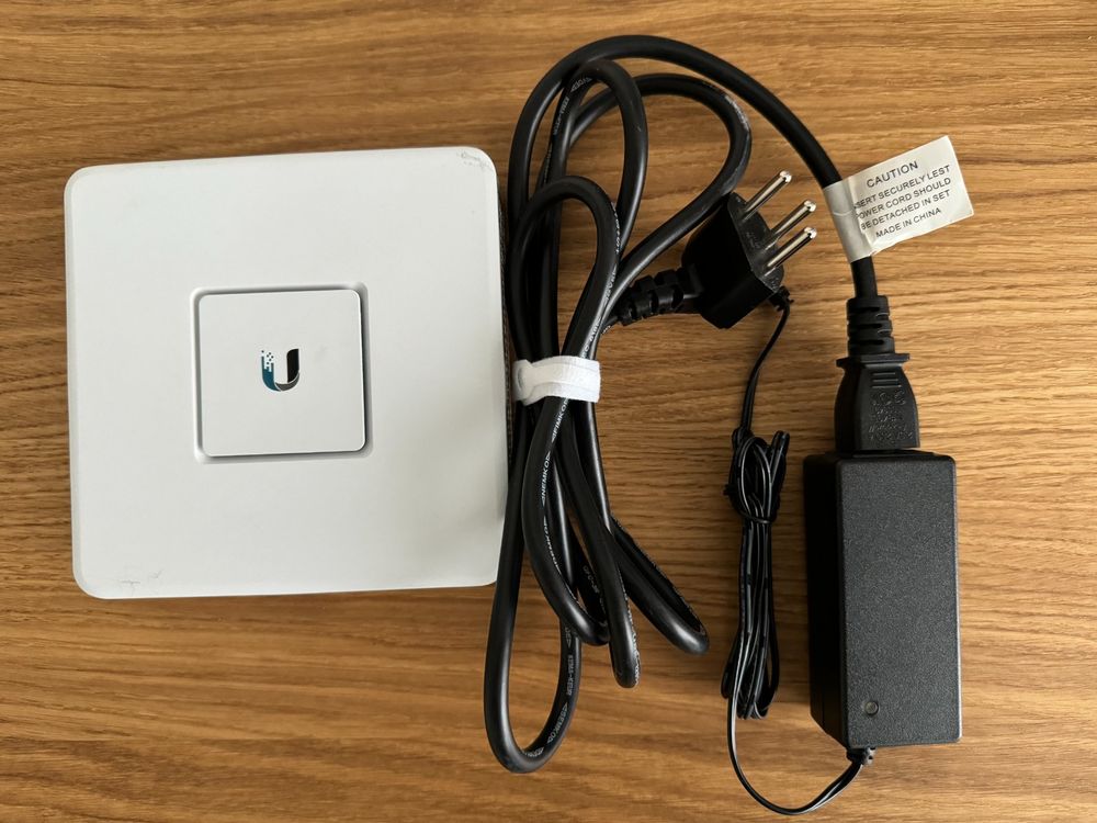 Ubiquity Unify USG Security Gateway & Unify Flex Mini Switch (Gebraucht ...