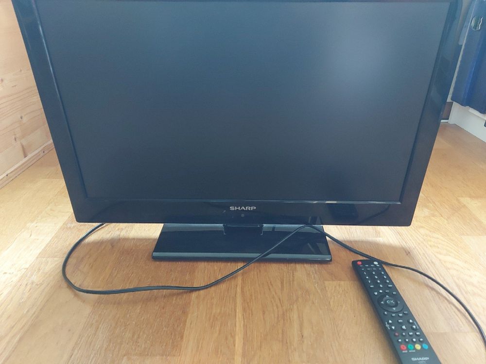 Sharp 24" LCD TV – funktionsfähig, gebraucht (Gebraucht) in Zürich für ...