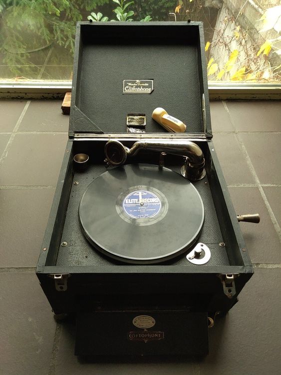 Grammophon mit Kurbel (Cliftophone) antik (Gebraucht) in Jona für CHF ...
