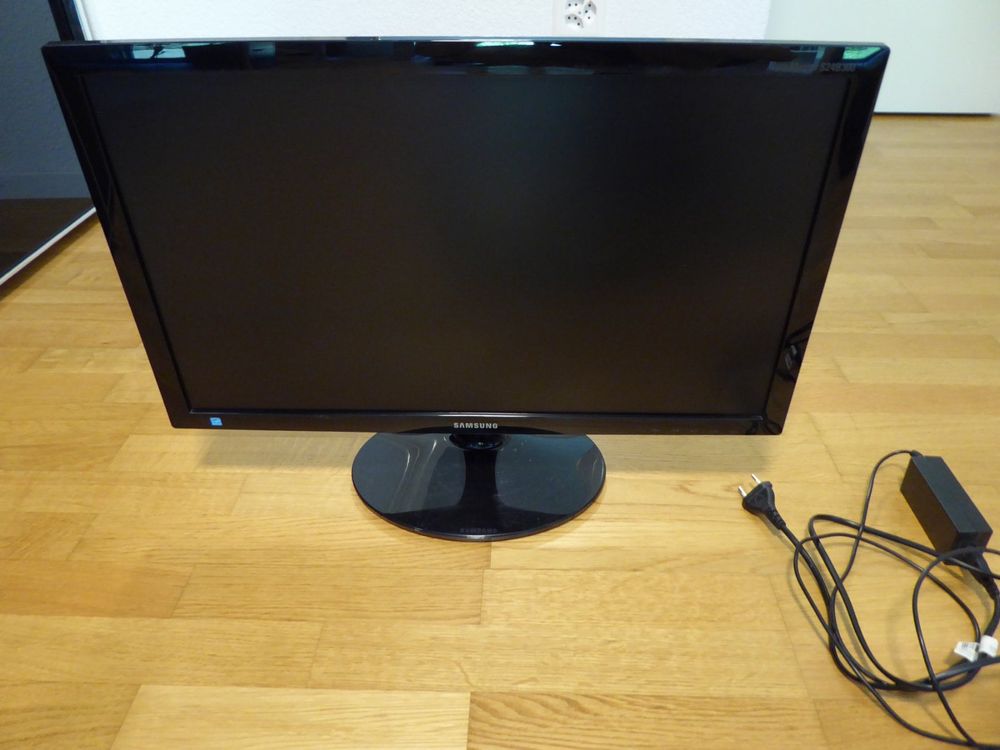Samsung Bildschirm HD S24B300 (Gebraucht) in Dättwil AG für CHF 15 ...