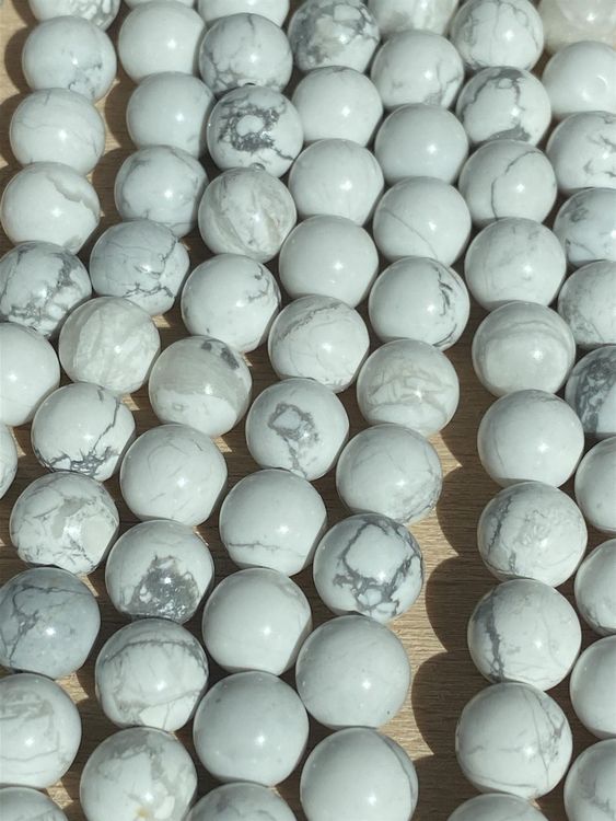 Howlith 8 mm (Neu und originalverpackt) in Niederrohrdorf für CHF 5 – mit Lieferung auf Ricardo ...