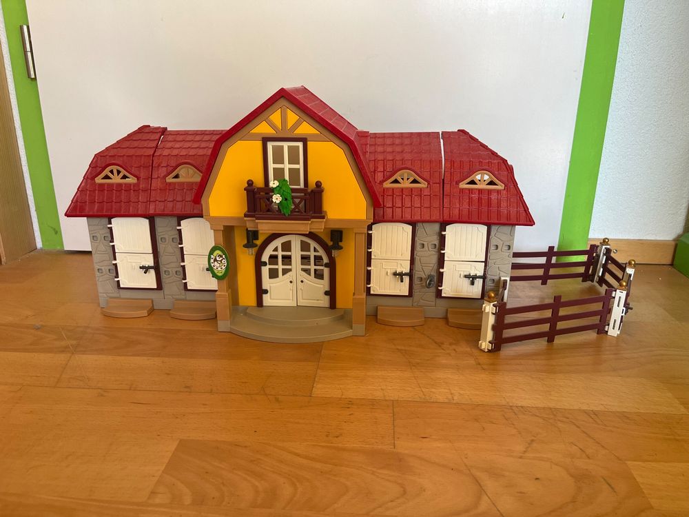 Playmobil Reiterhof mit Zubehör (Gebraucht) in Weesen für CHF 56 – mit Lieferung auf Ricardo kaufen