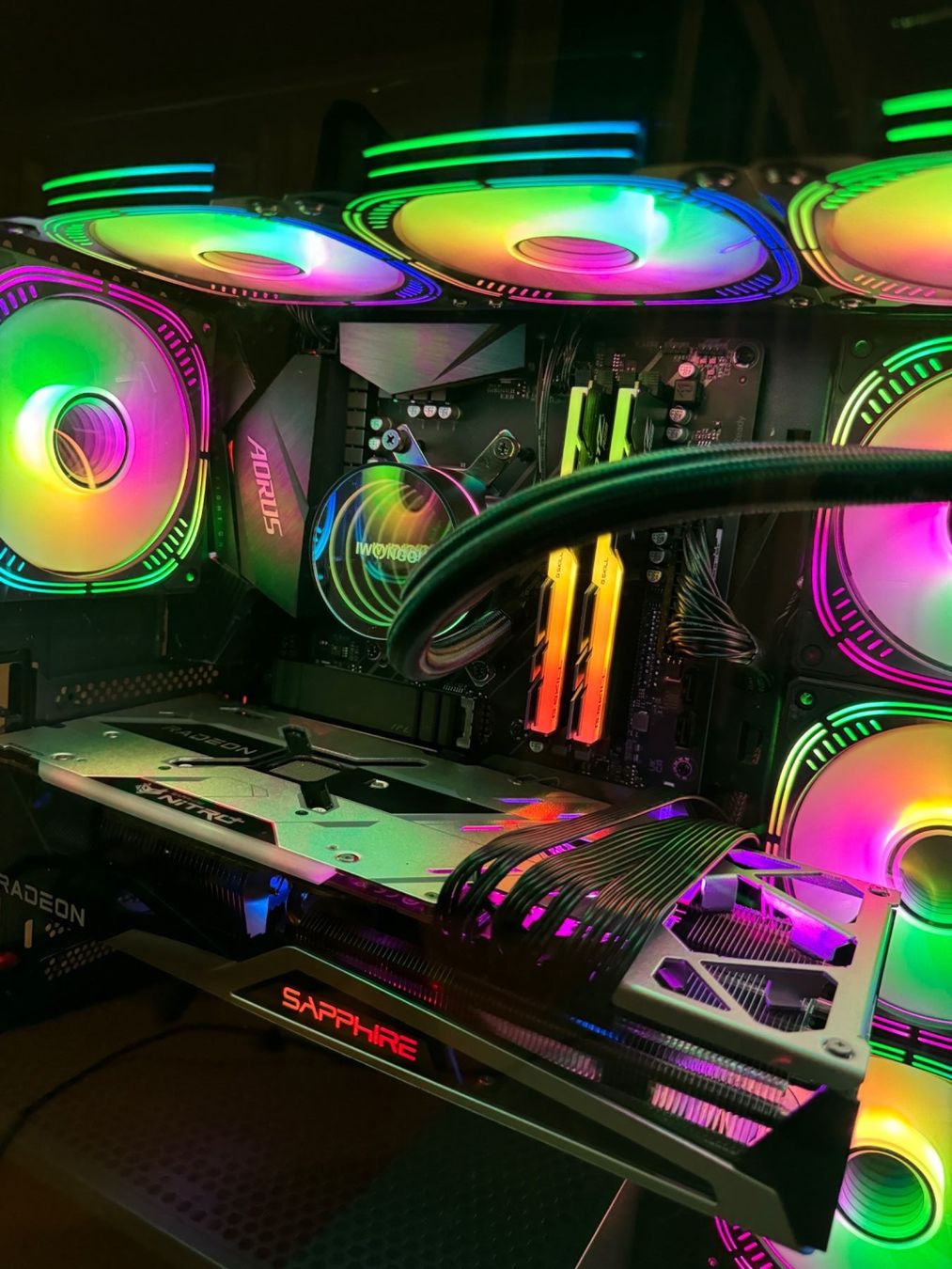 High Gaming PC / Ryzen 7 5800X / RX 6900 XT 16GB OC (D'occasion) à ...