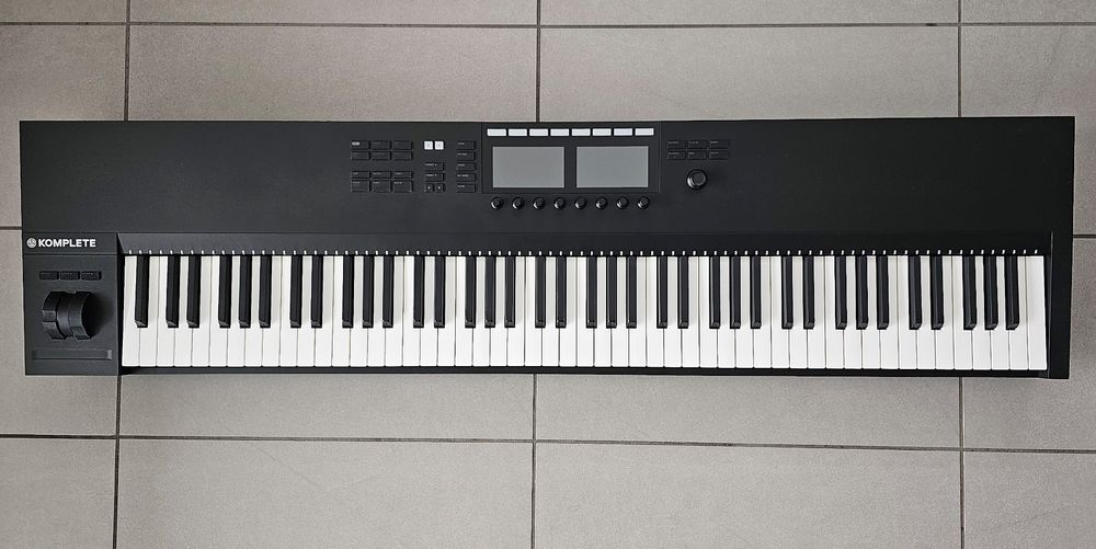 Komplete Kontrol S88 MK2- wenig gebraucht, super Zustand | Kaufen auf ...