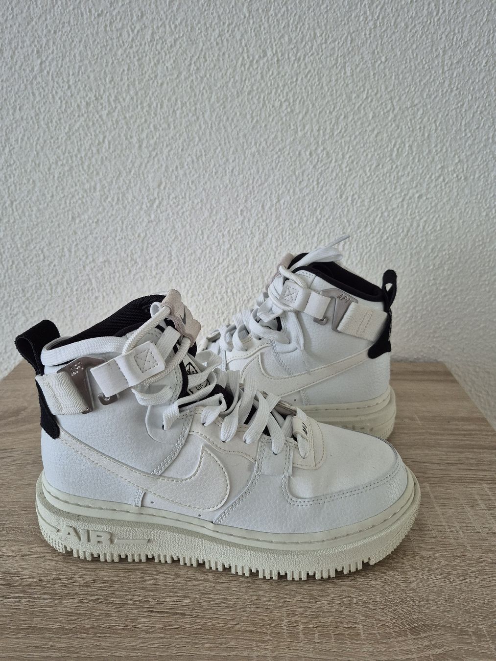 Nike Air Force 1, Winter Schuhe Gr. 36.5 (Gebraucht) in Wädenswil für ...