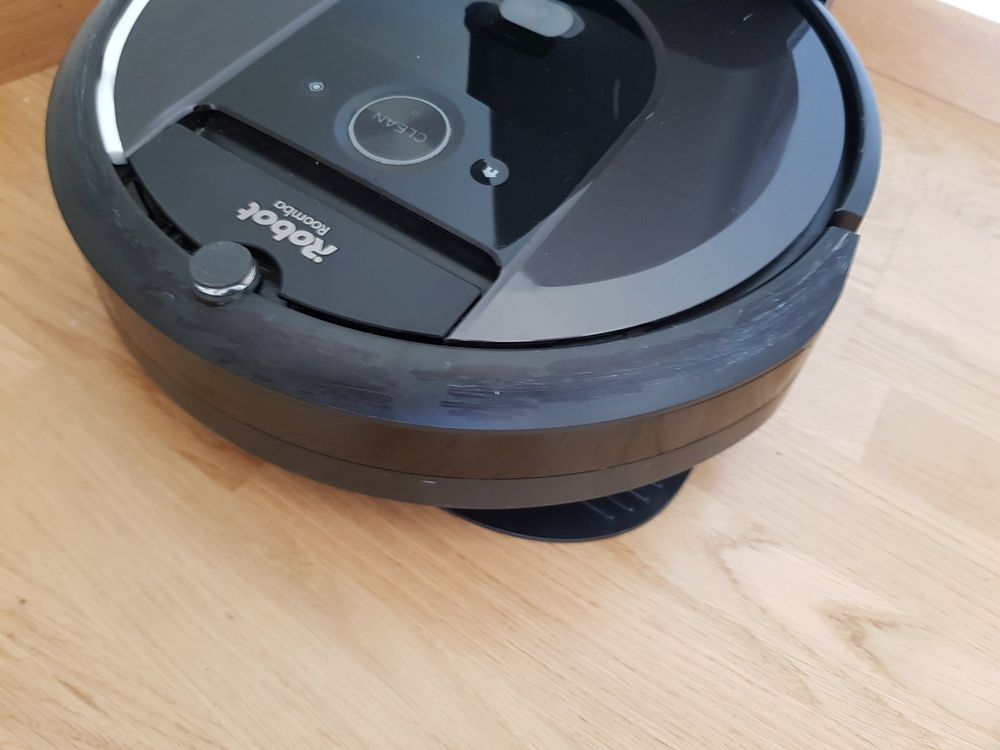 iRobot Roomba I7+ J755840 Saugroboter Schwarz mit Ladestatio (Gebraucht ...