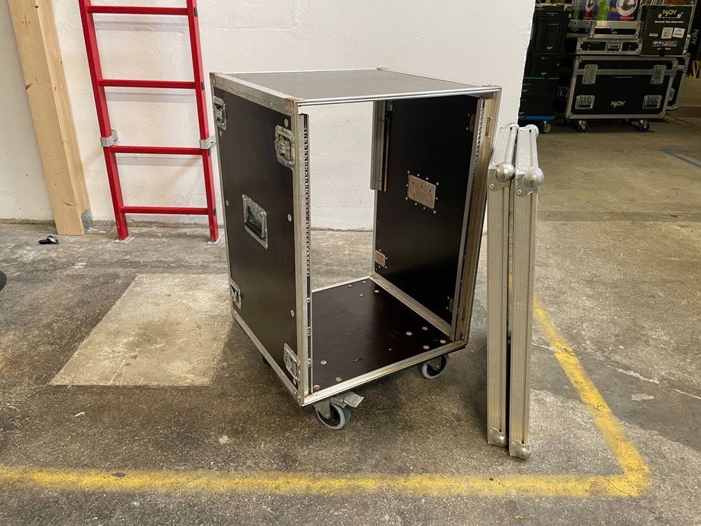19" Rack Double Door auf Rollen (Gebraucht) in Buchs AG für CHF 41 – nur Abholung auf Ricardo kaufen