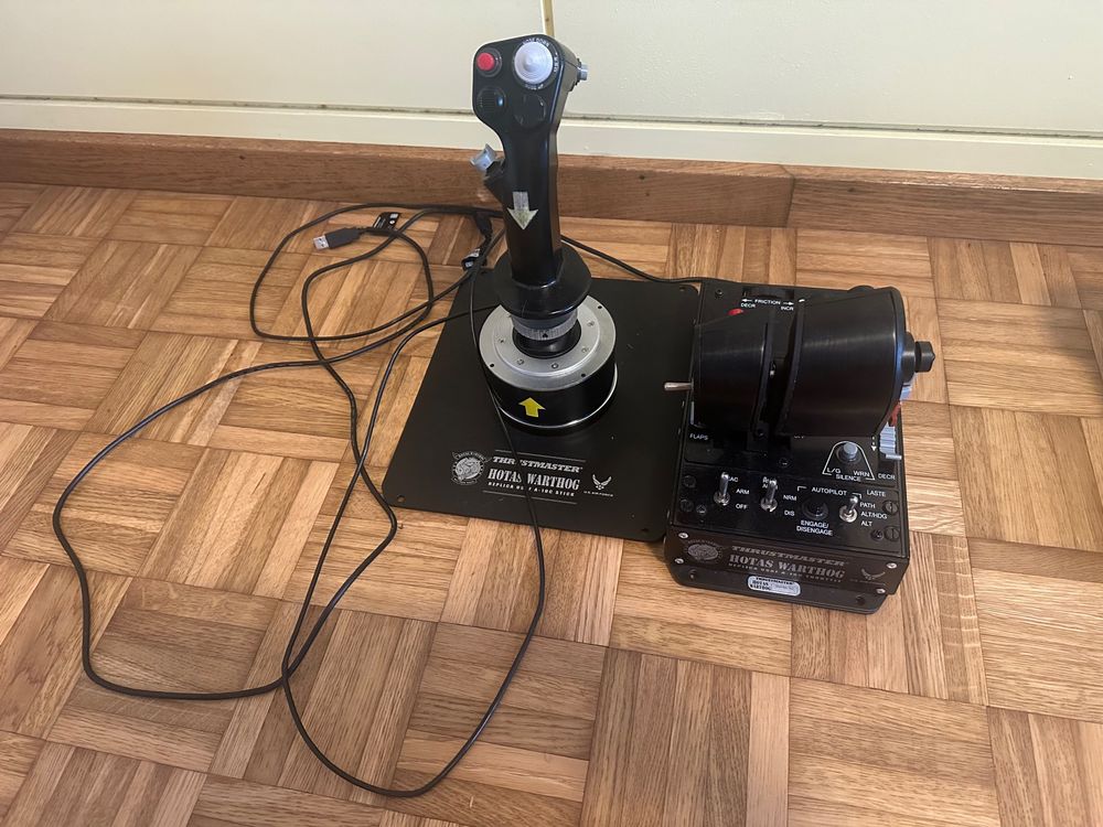 Thrustmaster HOTAS Warthog Joystick Simulator (Gebraucht) in ...