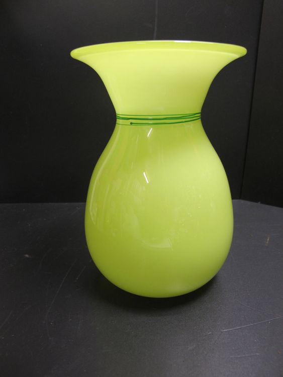 VASE MIT GLASFADEN, KRISTALLGLAS, MUNDGEBLASEN, SIGNIERT (Gebraucht) in Matzingen für CHF 1 ...