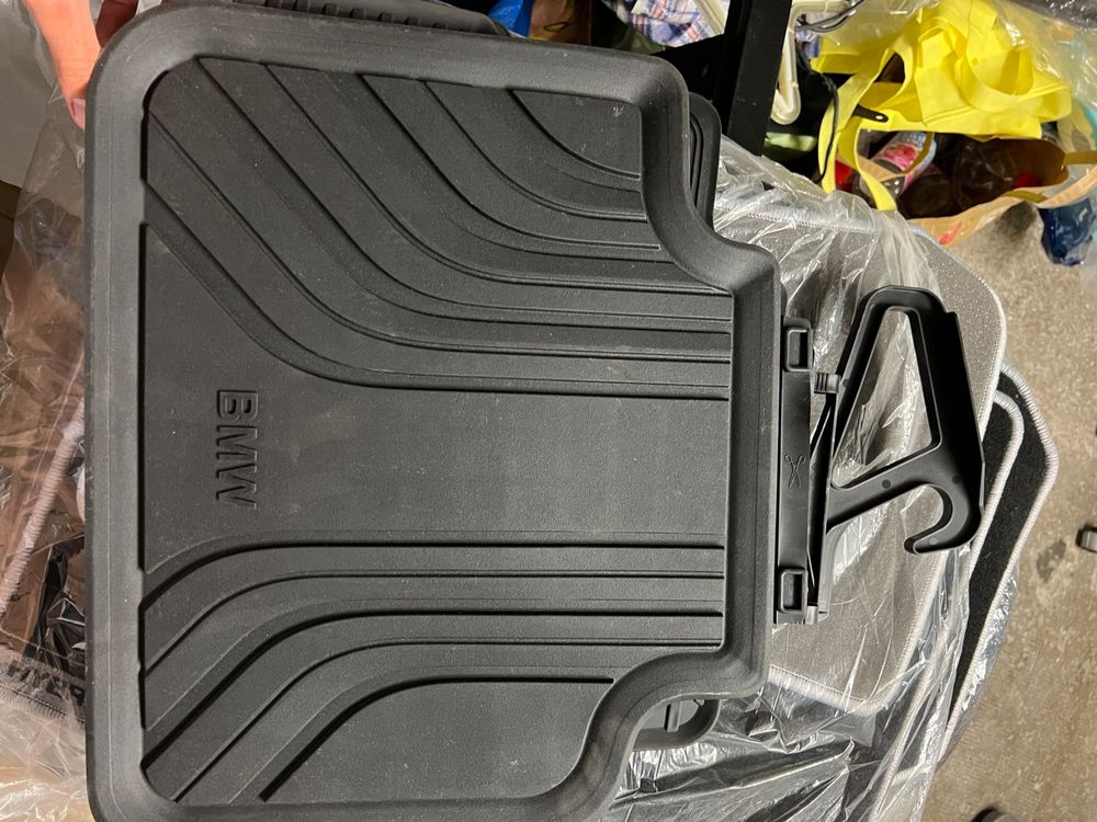 BMW Satz Gummimatten hinten anthrazit, 1er E88 neu original (Neu und ...