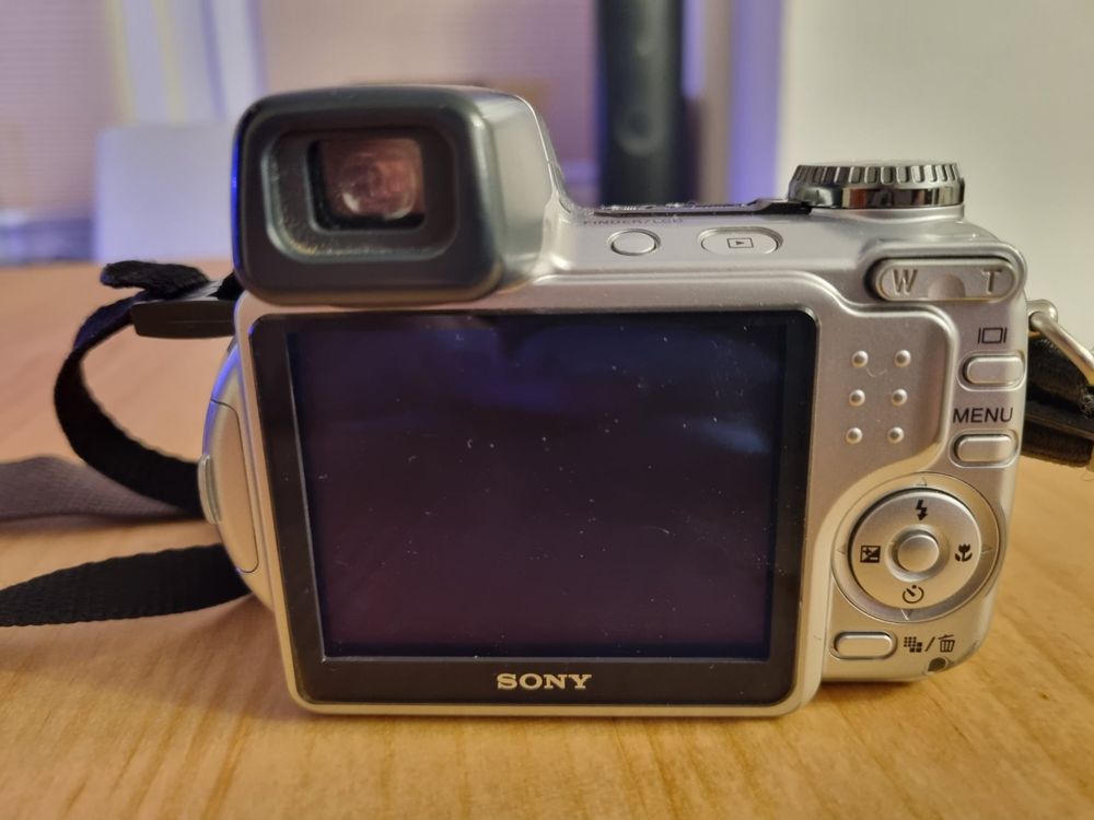 Sony Cybershot DSC-H5 (Gebraucht) in Oberrieden für CHF 1 – mit Lieferung auf Ricardo kaufen