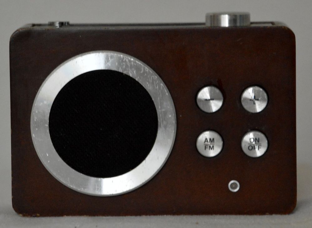 Lexon Mini Dolmen Radio (Gebraucht) in Collonges für CHF 20 – mit ...