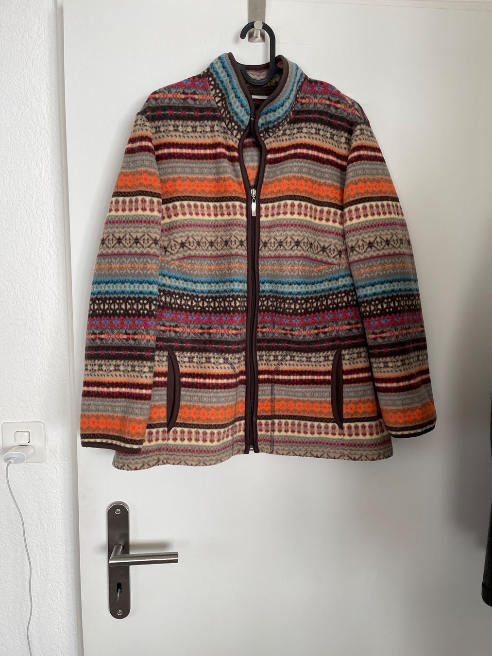 Warme Winterjacke von Atelier GS mit bunten Streifen (Gebraucht) in ...