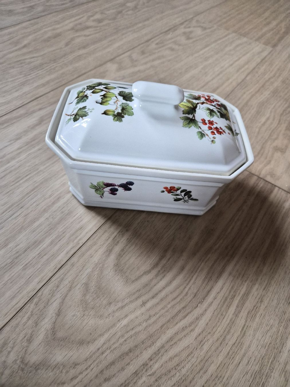 Pot à beurre ancien, porcelaine française, décor fruits (D'occasion) à ...