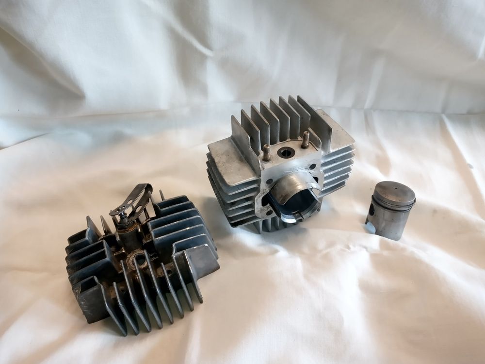 Puch Maxi X30 Zylinder n1 mir kolben n1 CH12 Zylinderkopf (Gebraucht) in Prez-vers-Siviriez für ...