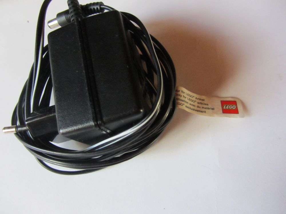 Lego City 9V Travo mit Anschlusskabel und Adapter | Kaufen auf Ricardo