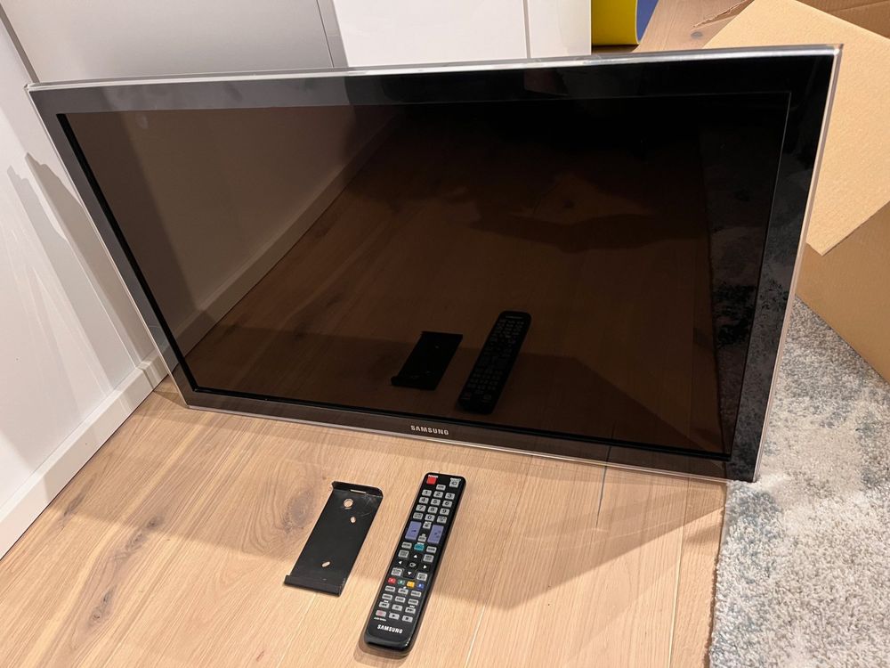 Fernseher Samsung UE32D5000 - 32 Zoll LED Full HD (Gebraucht) in ...