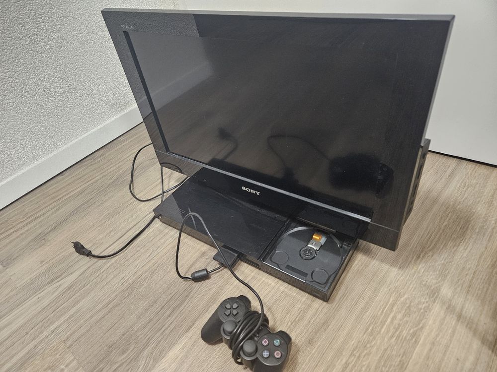Sony Bravia PS2 KDL-22PX300 TV mit eingebauter Playstation (Gebraucht ...