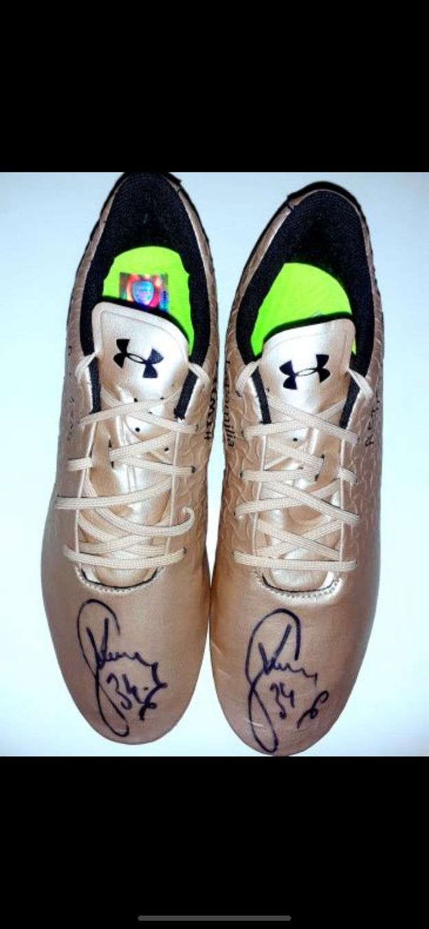 Granit Xhaka Arsenal Football Shoes Signed + COA (D'occasion) à Payerne ...