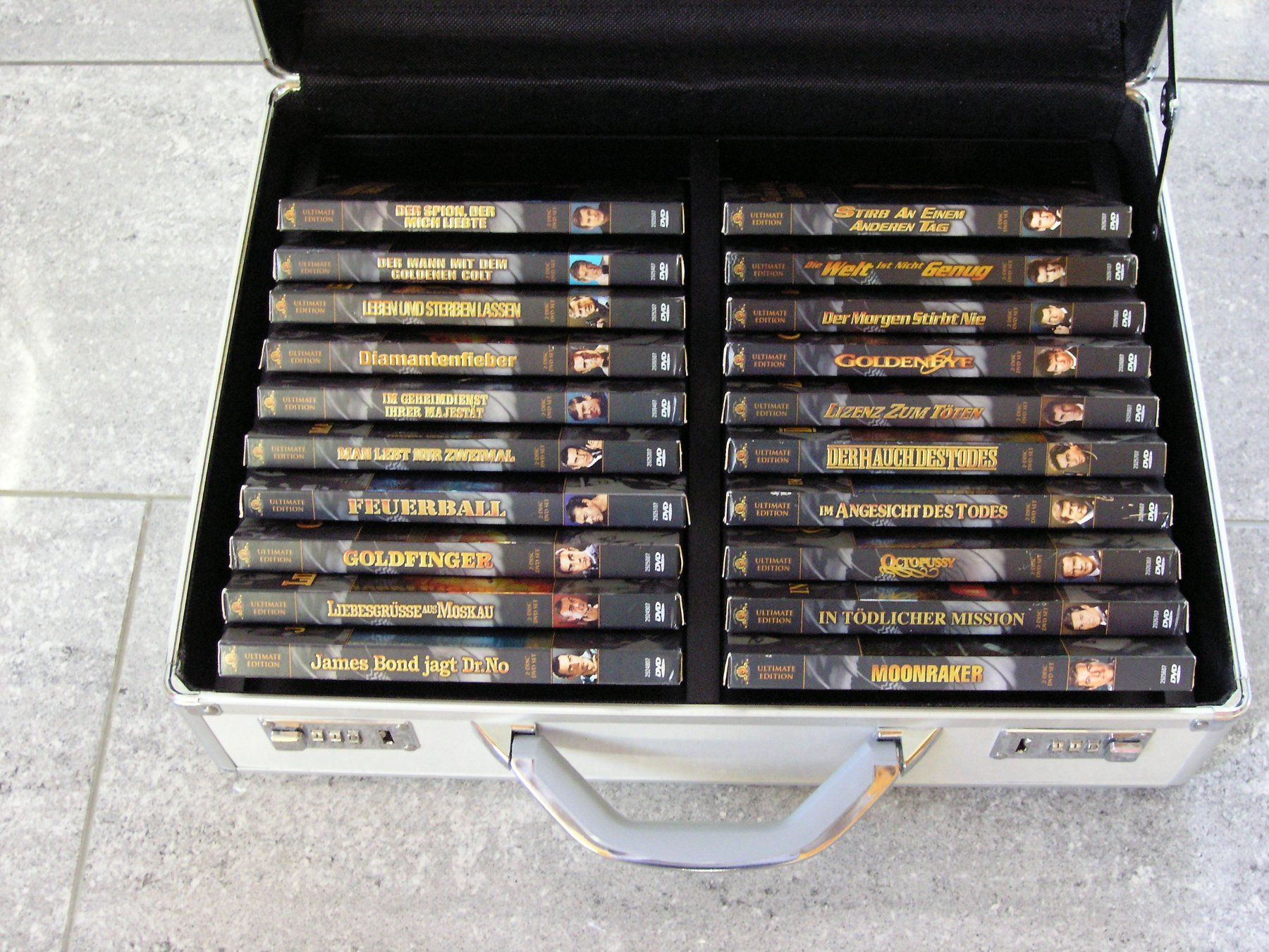 James Bond 007 Ultimate Monster Case Collection (40 DVDs) (Neu (gemäss ...