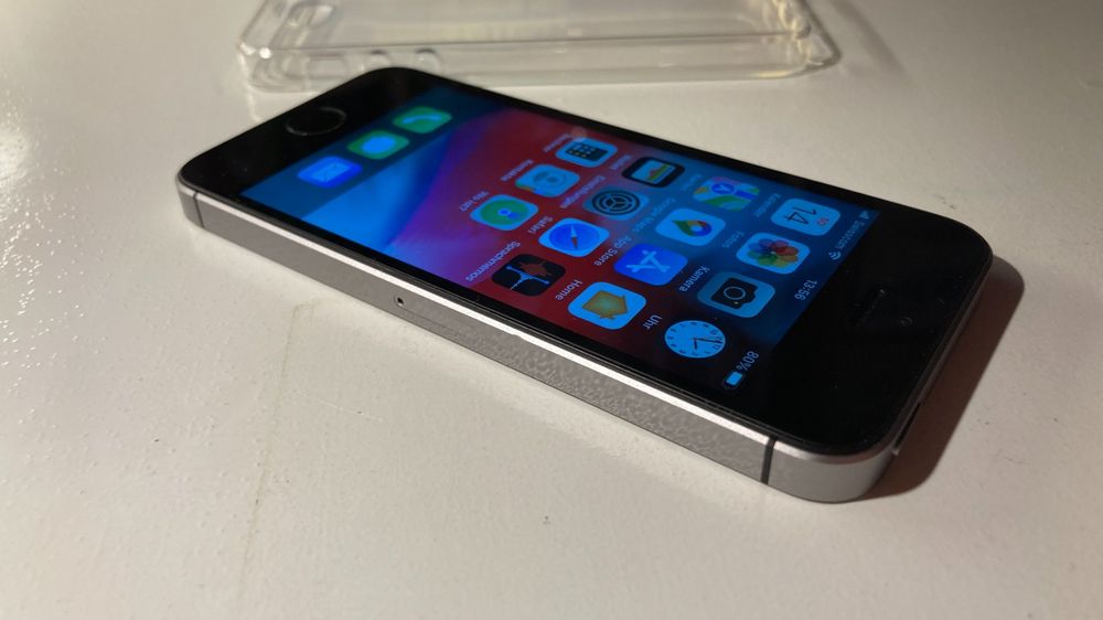 iPhone SE (1. Gen) - Top Zustand! - Inkl. Hülle! (Gebraucht) in Zwingen ...