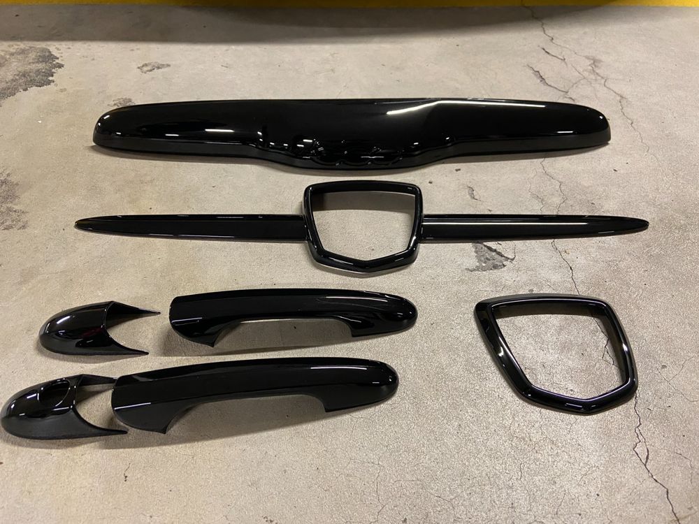 Abarth 595 / 695 / 500 Abdeckungen schwarz glanz | Kaufen auf Ricardo