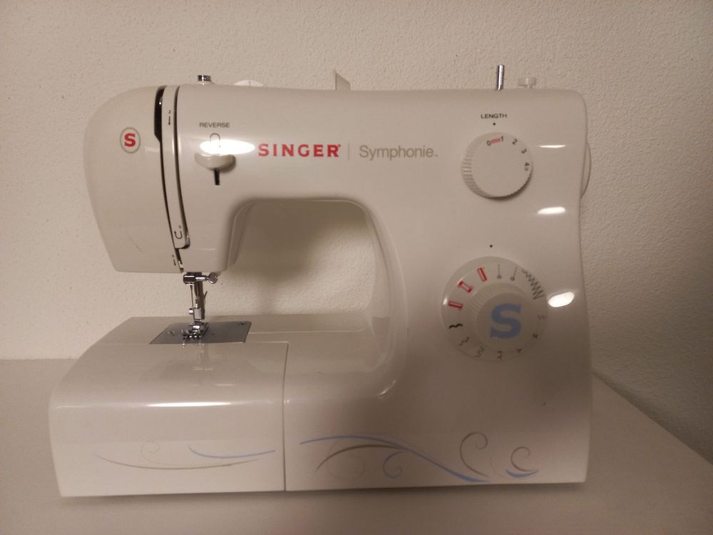 Singer Symphonie Nähmaschine (Defekt) in Oberweningen für CHF 15 – nur ...