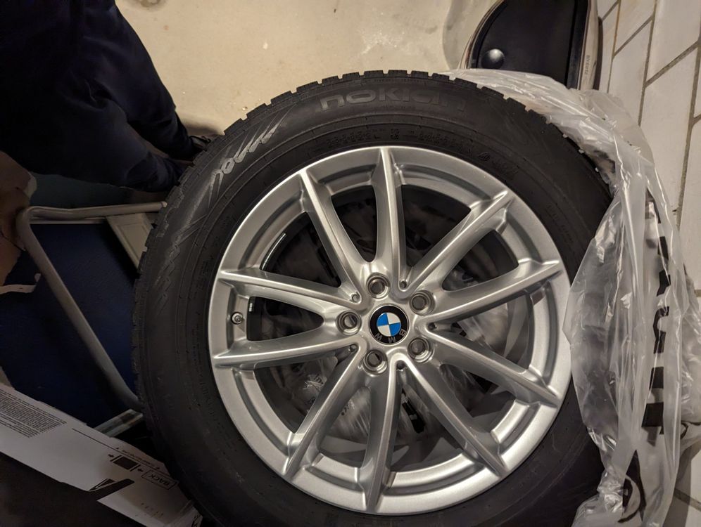 NEU!! BMW Winterkompletträder V-Speiche 618 - 18 Zoll (Neu (gemäss ...
