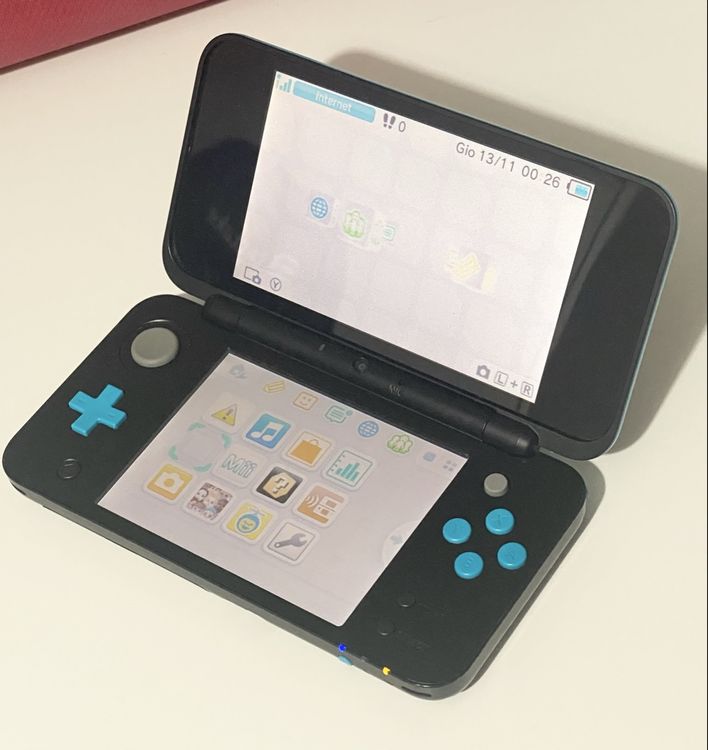 New Nintendo 2DS XL mit 8 Spielen + Zubehör und OVP (Gebraucht) in ...