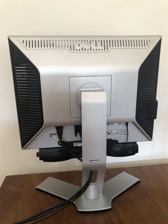 2 x DELL 2007FPB (20,1 Zoll) Monitore (Gebraucht) in Zürich für CHF 60 ...