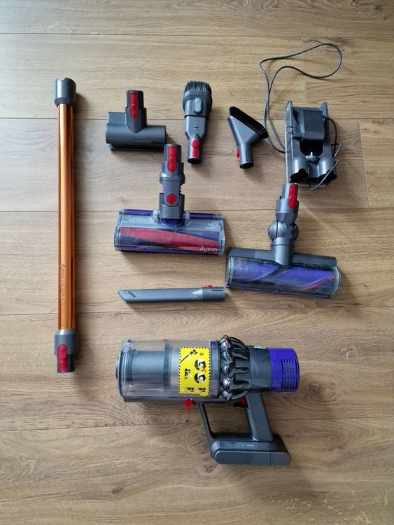 Dyson Cyclone V10 Absolute | Kaufen auf Ricardo