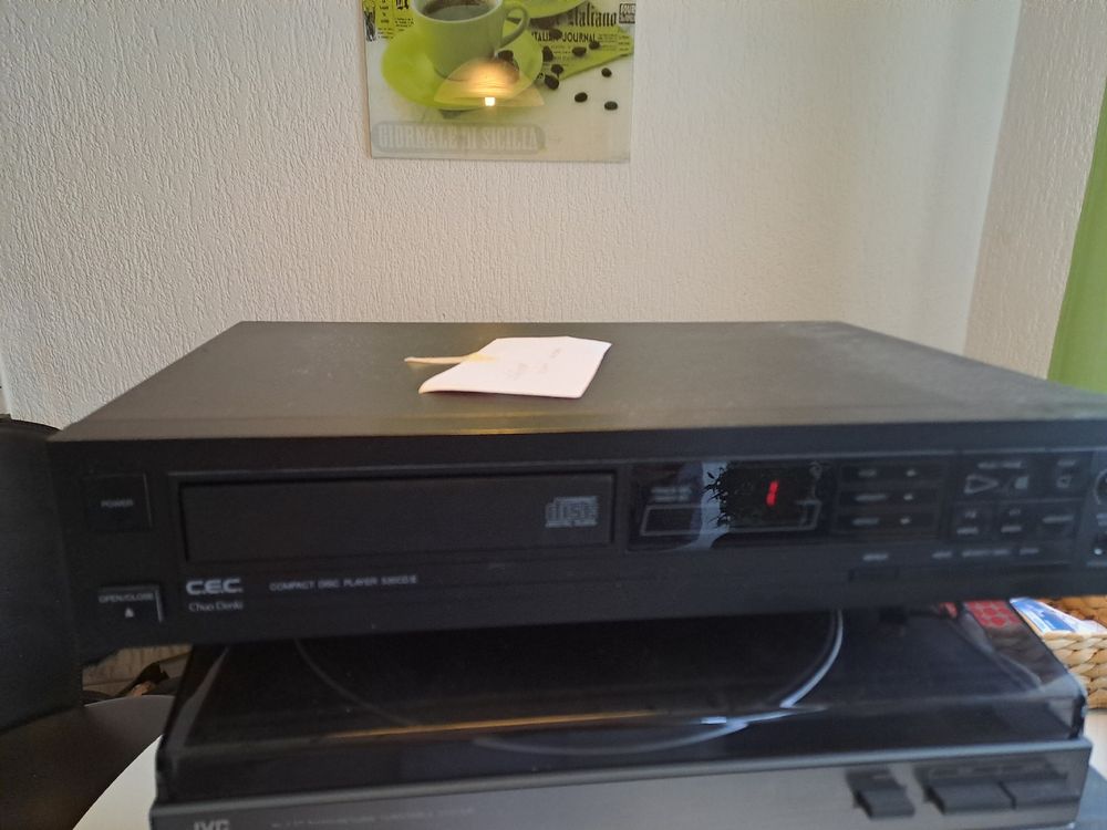 CHUO DENKI C.E.C. CD PLAYER 530CD ĪÌ (defekt) | Comprare su Ricardo