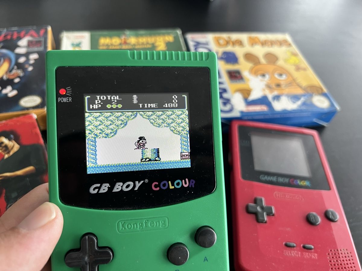 Game Boy Color (defekt) + GB Boy Colour (läuft) + 5 Spiele (Gebraucht ...