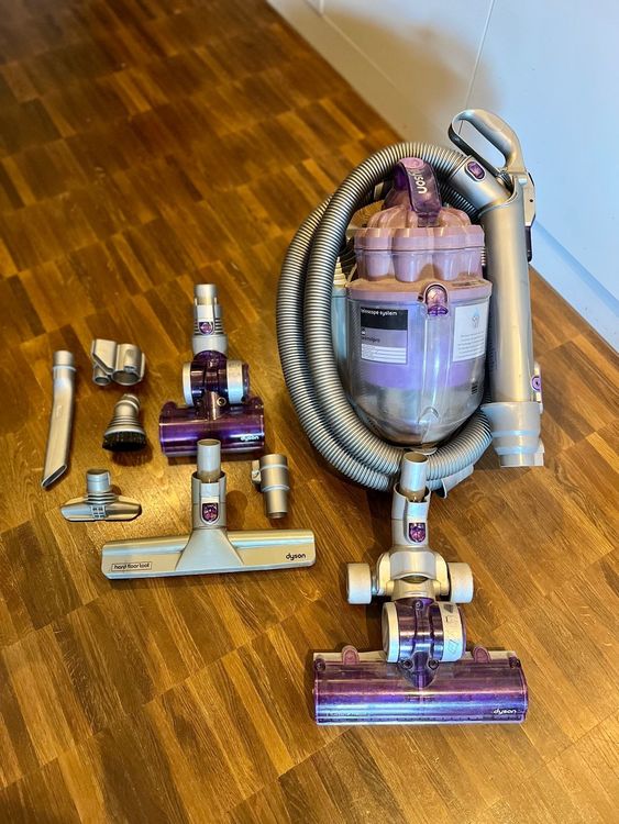 Dyson DC08 Staubsauger | Kaufen auf Ricardo