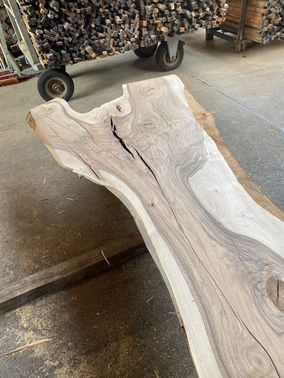 Holz Brett Nussbaum 101 (Gebraucht) in Attelwil für CHF 620 – nur ...
