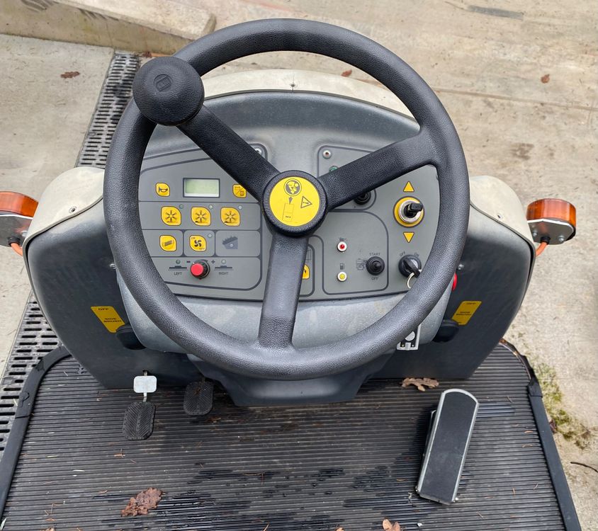 Kehrsaugmaschine IPC Hybrid (Defekt) in Feldbach für CHF 502 – nur ...