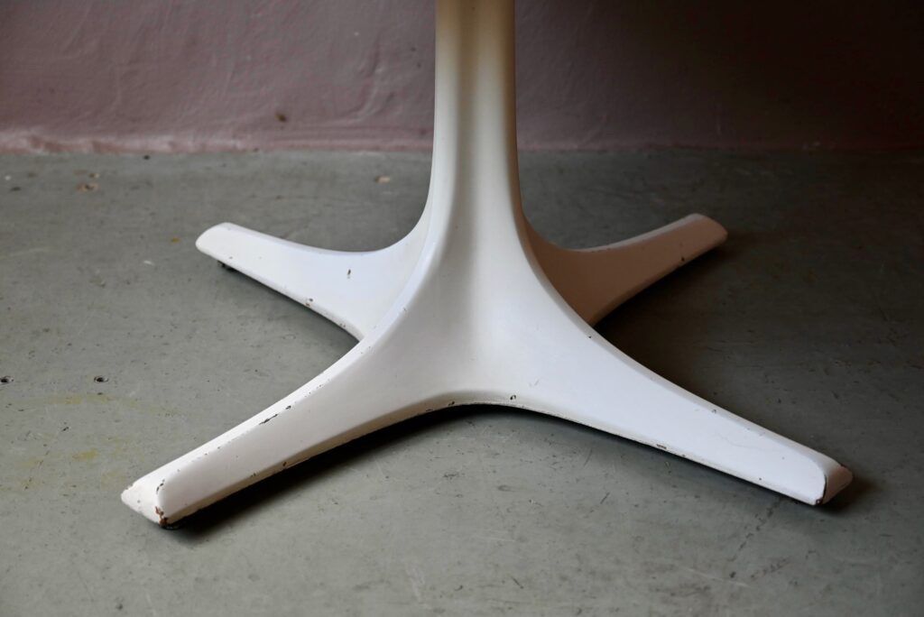 Table ronde Ilse monte et baisse design space âge années 70 (D'occasion ...