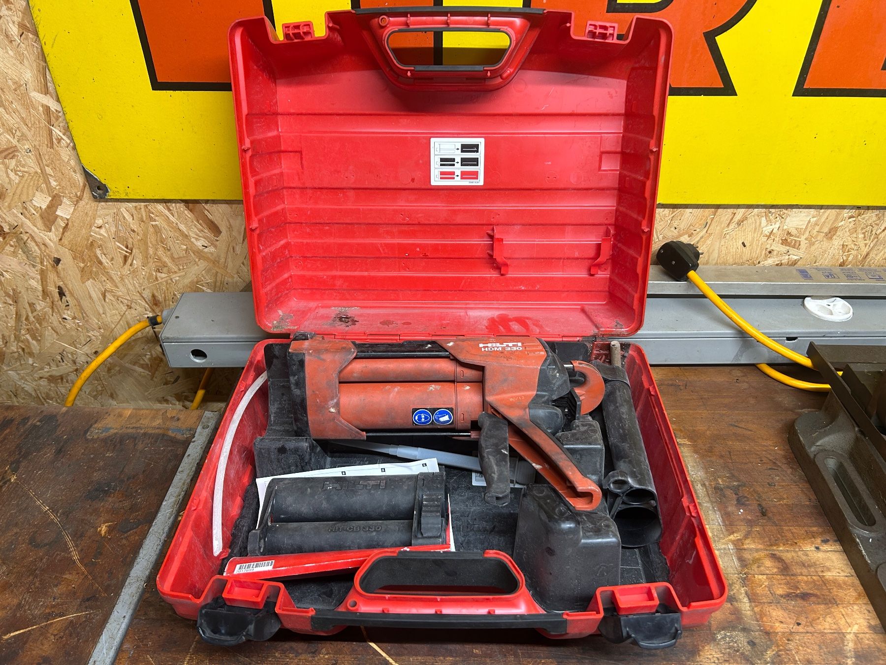 Hilti HDM 330 Auspresspistole ab 1.!!! (Gebraucht) in Rothenfluh für ...
