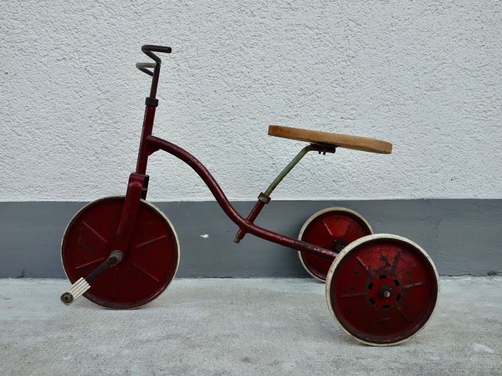 altes weinrotes Dreirad von KEMP Swiss Made (Gebraucht) in Kerzers für ...