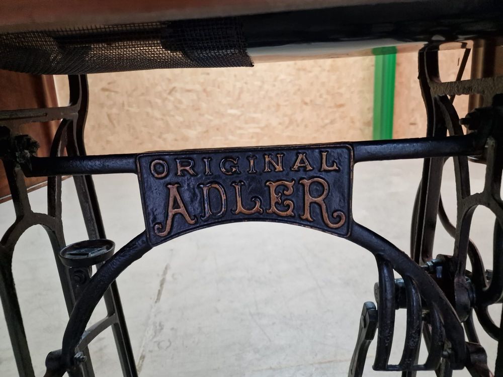 Antike sehr schöne Adler Nähmaschine | Kaufen auf Ricardo