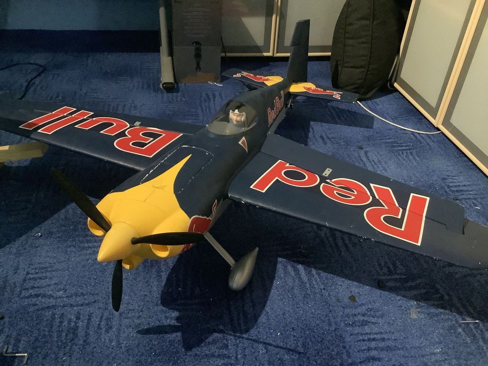 Edge 540 Red Bull | Kaufen auf Ricardo