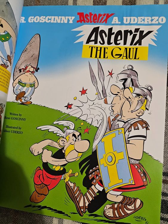 Asterix Omnibus 1 (Bänder 1-3) Englisch Softcover Orion (Gebraucht) in Adligenswil für CHF 9 ...