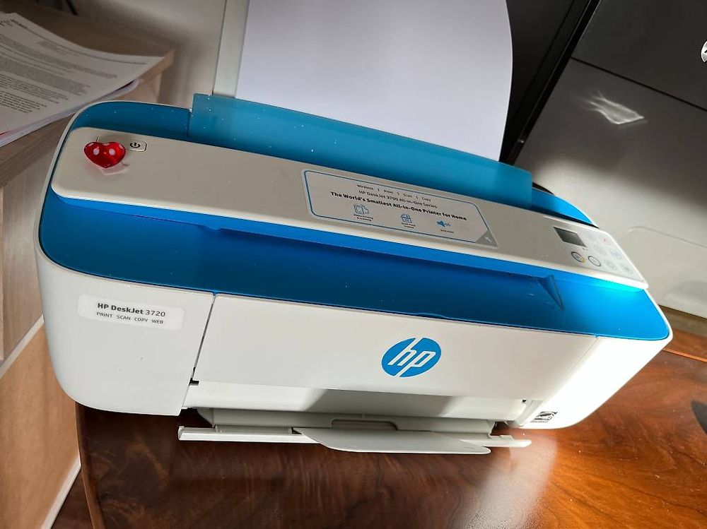Imprimante HP Deskjet 3720 et cartouches d'encre (D'occasion) à Cremin ...