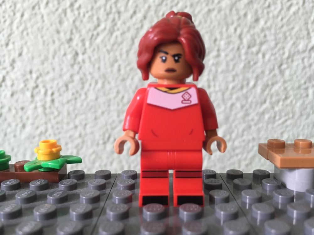Lego Ideas Minifigur - idea141 - Fussballerin (21337) (Gebraucht) in St ...