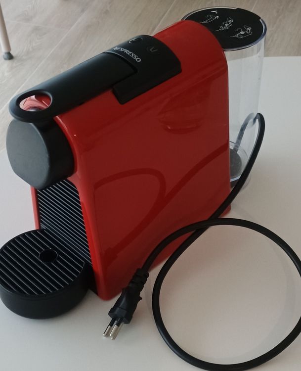 Machine à café Nespresso rouge Essenza Mini | Kaufen auf Ricardo
